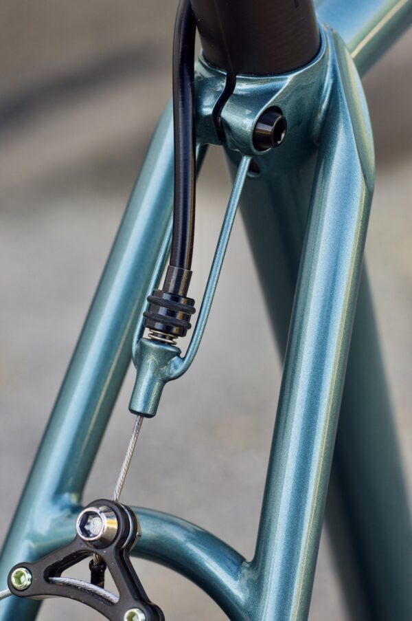 Mike's lightweight 650b road bike - Chapman Cycles